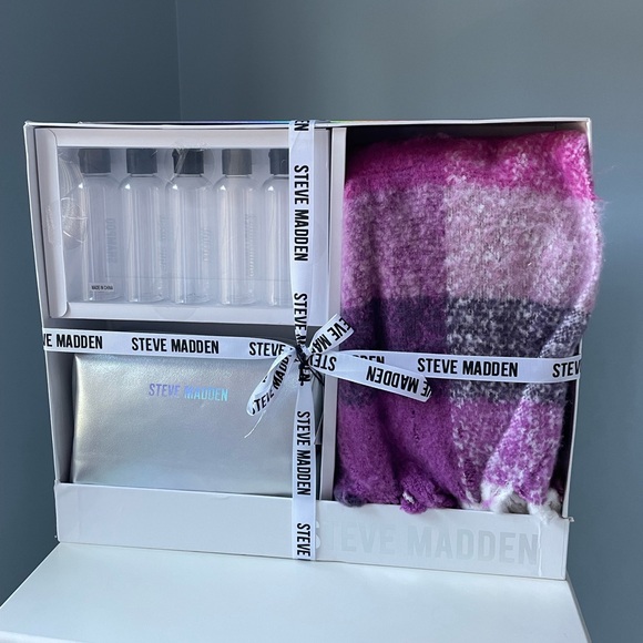 Steve Madden | Accessories | Nwt Steve Madden Travel Gift Set Scarf ...